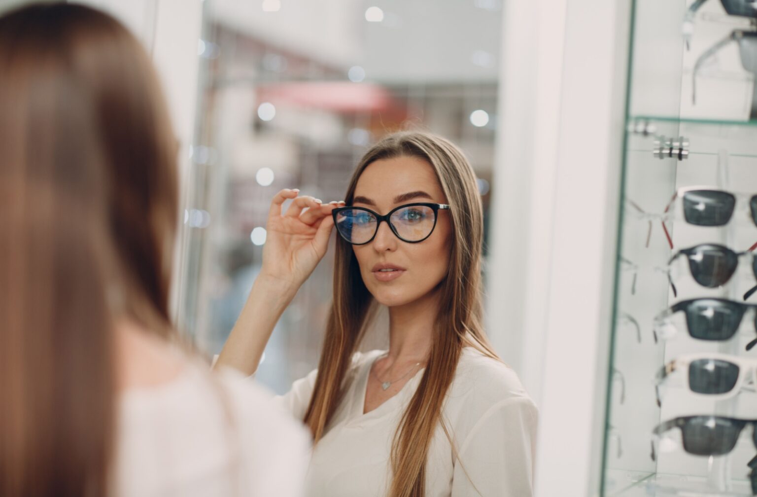 What Eyeglasses Are in Style? | L’occhio Eyecare-Eyestyle